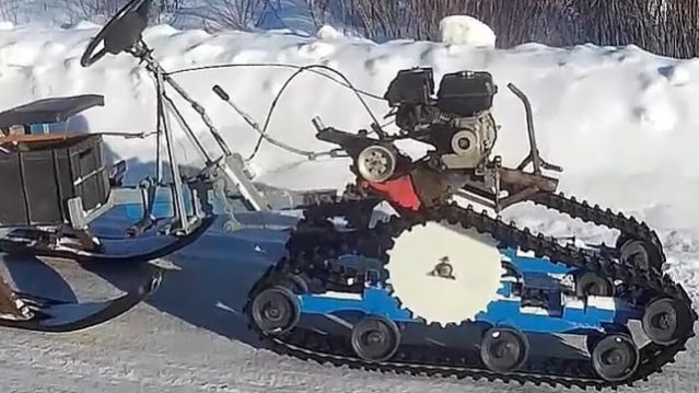 СНЕГА СНЕГА  даже ЗАСТРЯЛ МАЛЁХО