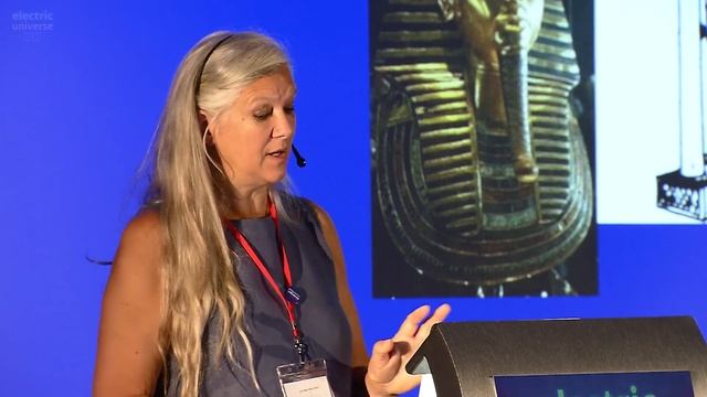 Свидетельства древних наблюдений небесных электрических феноменов. Lucy Wyatt. (англ.)