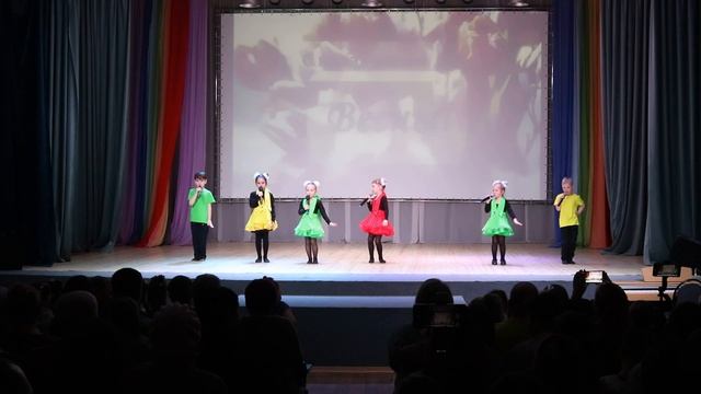 Музыкально-хоровая студия "Акцент", "Наша бабушка".