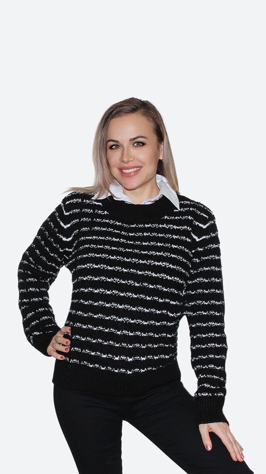 Черный женский джемпер с белыми полосками