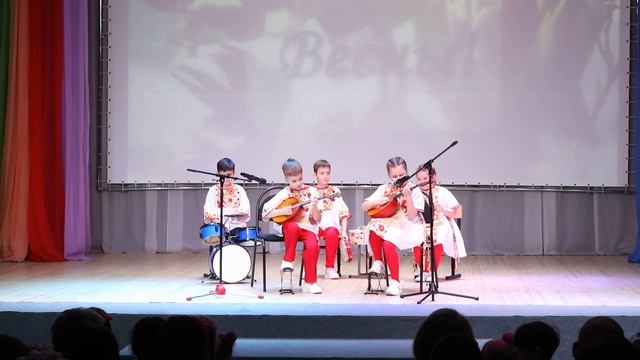 Ансамбль РНИ "Перезвон", "Вдоль, да по речке".