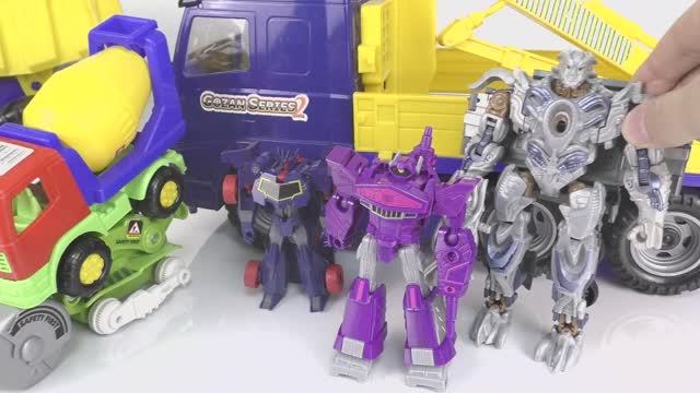 Мультик - Десептиконы Трансформеры напали на базу Роботов Автоботов.