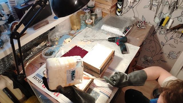 №5- Заливка первых половин матриц силиконом.