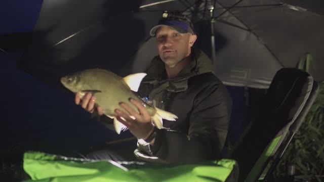 "НАРОДНЫЙ ПРОЕКТ БЕЛАРУСЬ" За лещами в ненастье