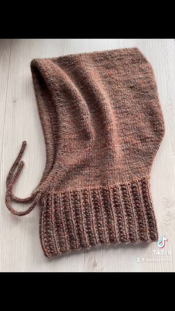 ОБЗОР ВЯЗАНЫЙ КАПОР