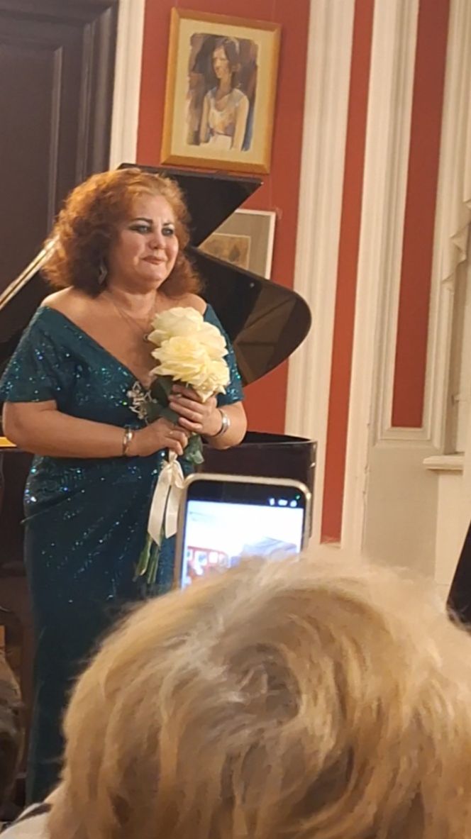 "Поцелуем дай забвенье" - романс в исполнении заслуженной артистки РФ Марии Людько (фрагмент).