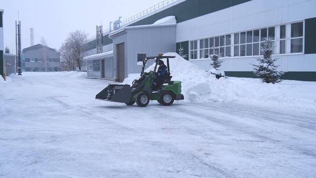 Уборка снега на территории. Спецтехника FRONTMEN