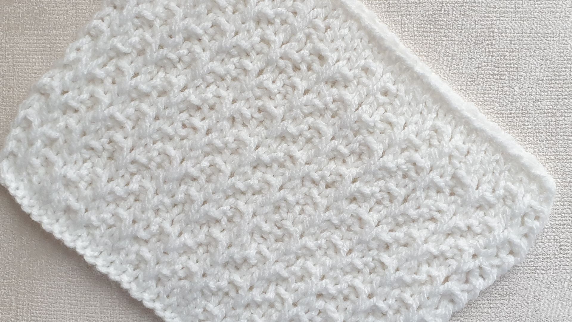 78. Простой рельефный узор спицами