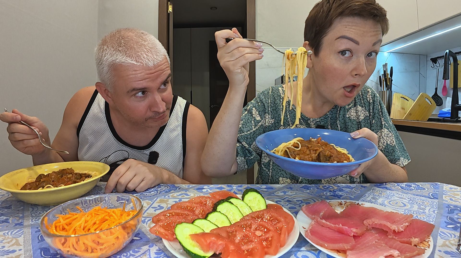 Мукбанг не ищем ПРОБЛЕМ, где их нет, всё гуд, ДЕПРЕССИЕЙ не страдаем и вот ПОЧЕМУ! Семейный ужин