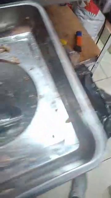 Мясорубка MS42SS из нержавеющей стали крутит фарш из обрези