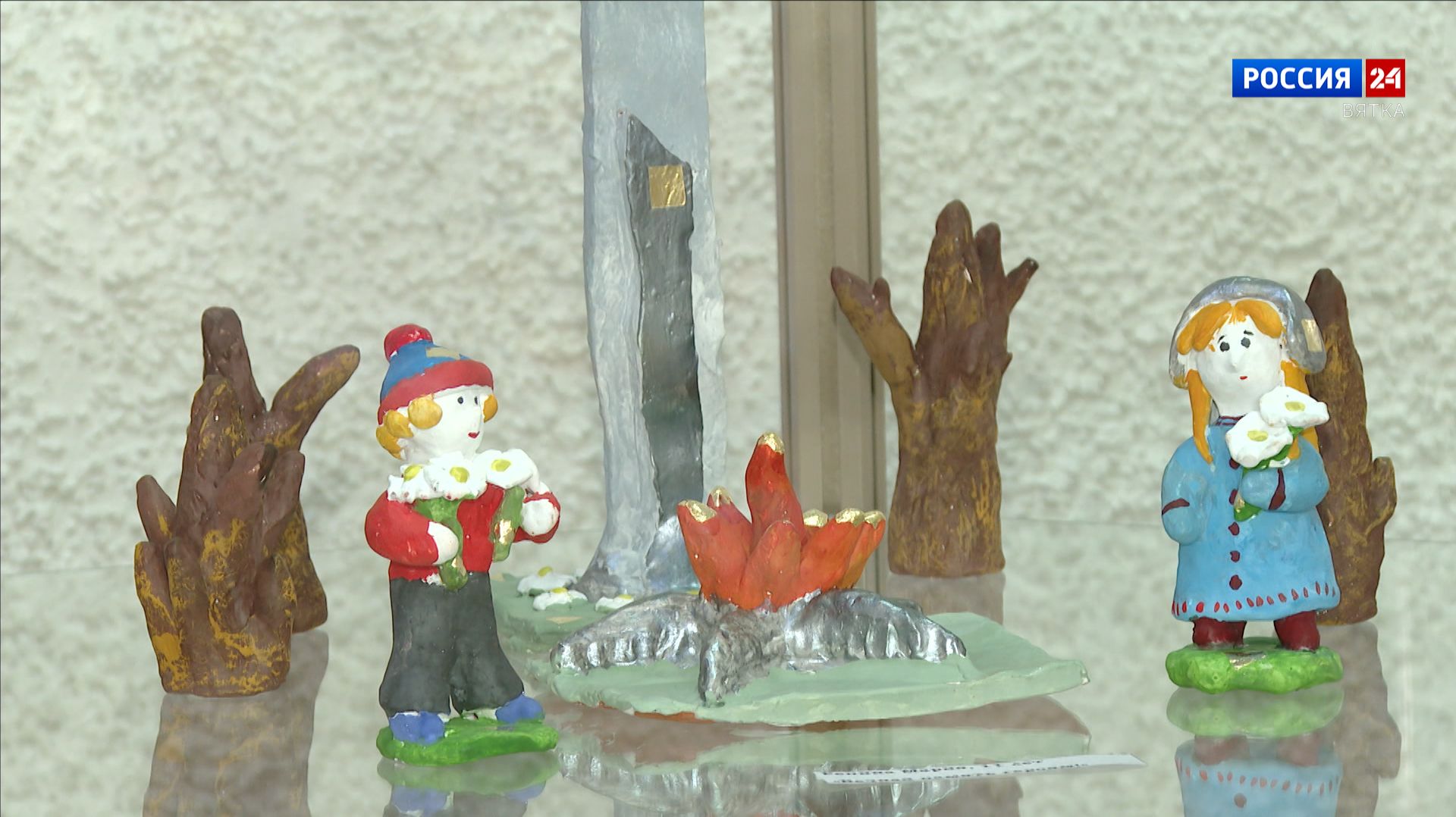 В Кирове открылась выставка межрегионального конкурса детского творчества «Дымковское древо»