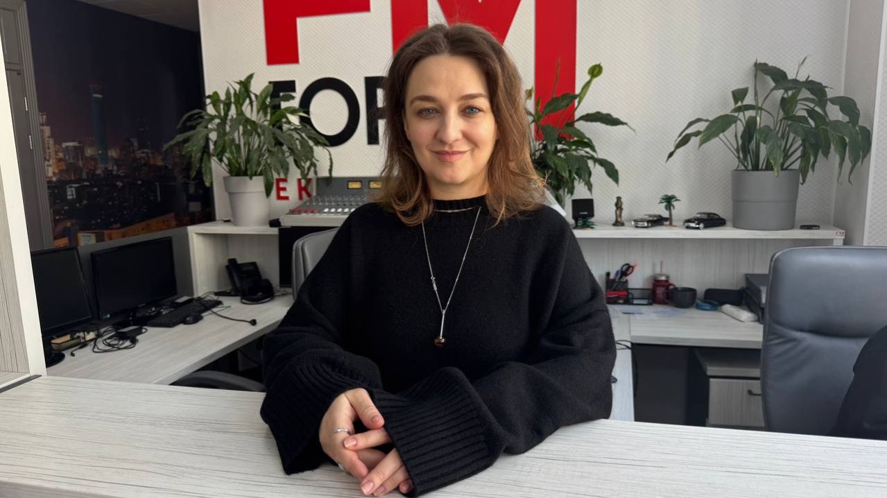 «Тюльпаны»! Режиссер Юлия Узких о работе и именитыми артистами и особенностях работы со звездами.