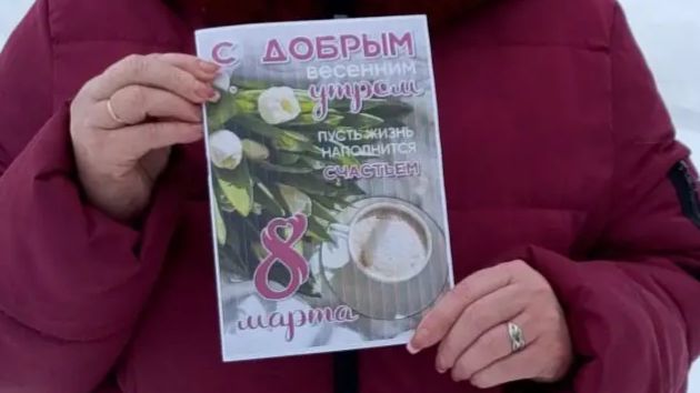 Поздравили девочек с праздником!