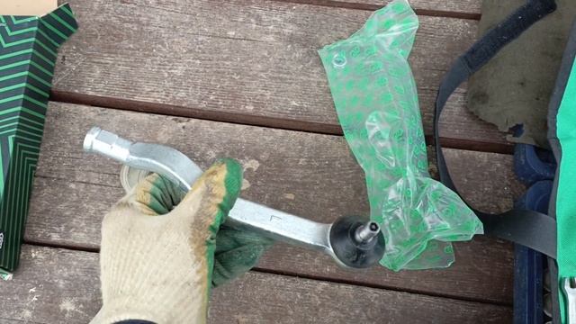 Лада Х-рей. Замена рулевого наконечника.