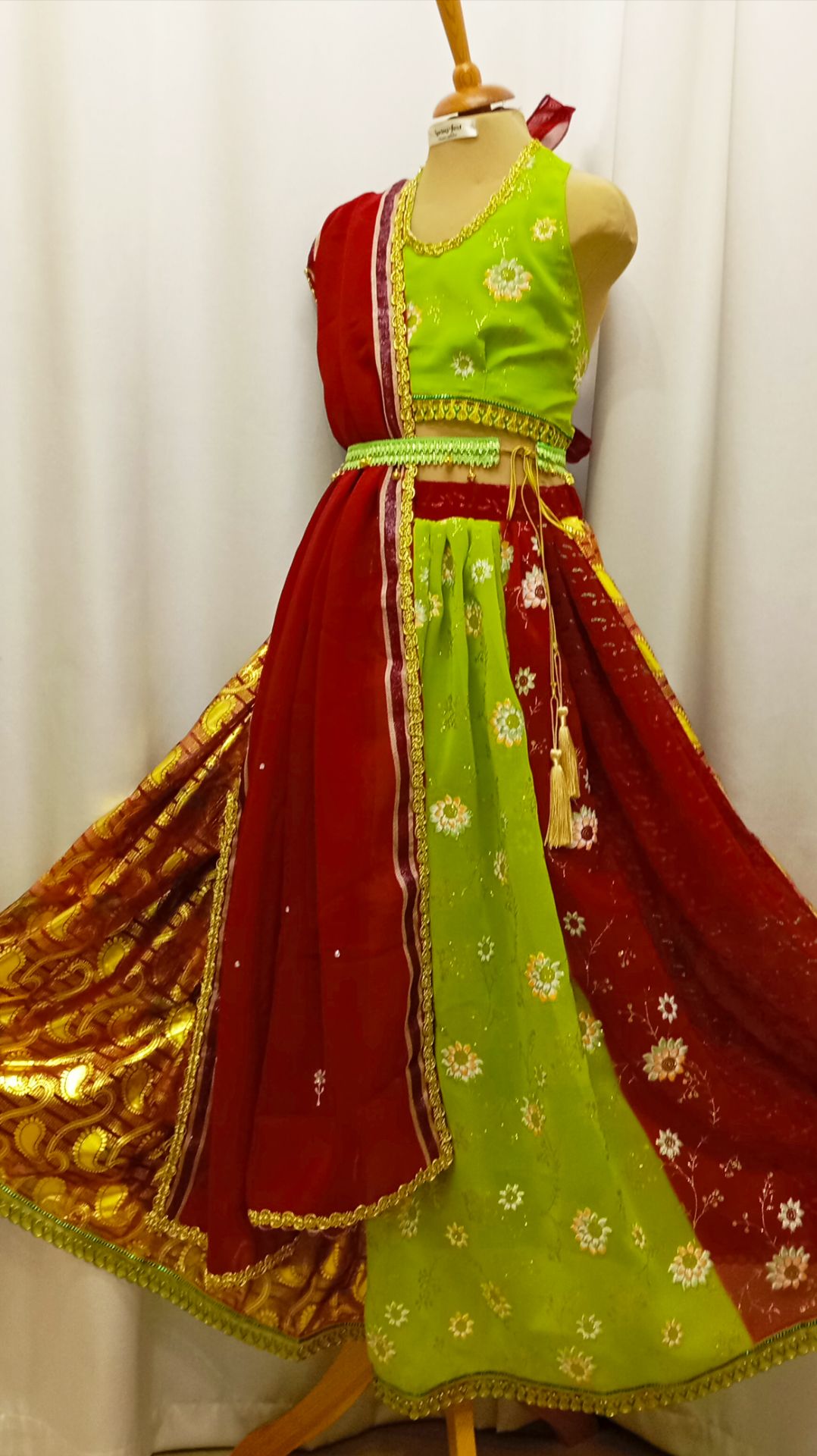 Индийский костюм на девочку 9-11 лет