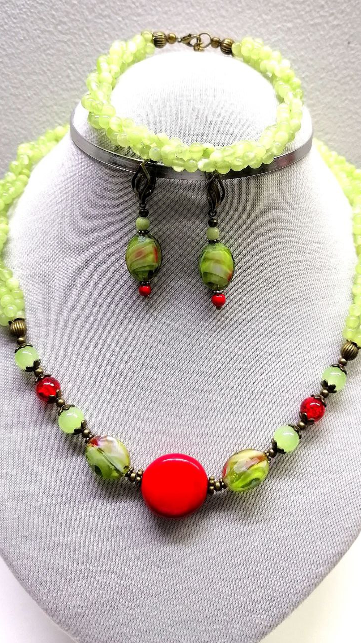 Украшение из оникса СОЧНЫЙ КОНТРАСТ