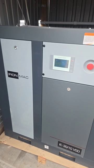 Винтовой компрессор Ironmac IC 30/10 C VSD