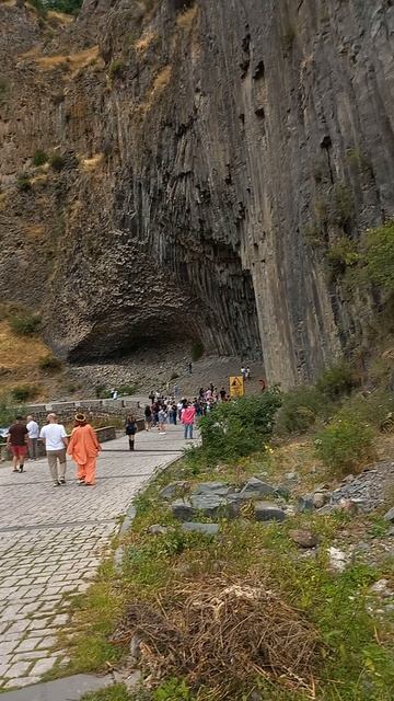 Симфония камней горы Армения  люди