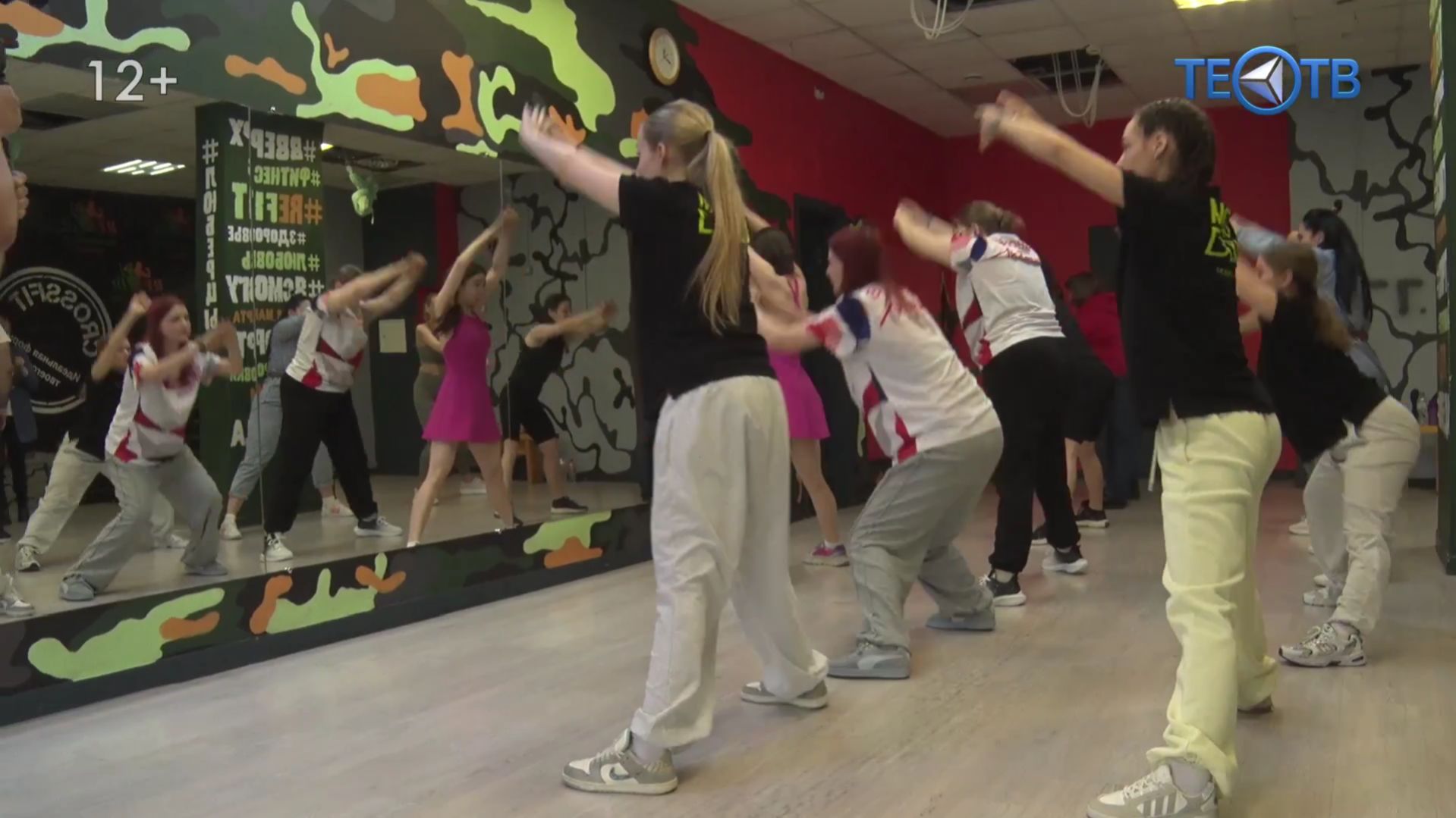 Девушки тоже могут! Экстремальная тренировка от Русского Халка