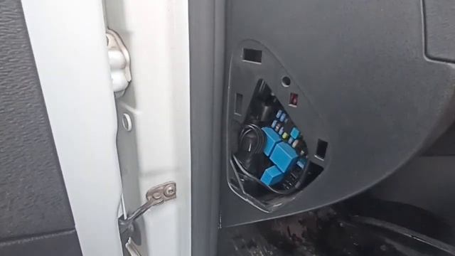 Lada Xray. Дребезг панели.