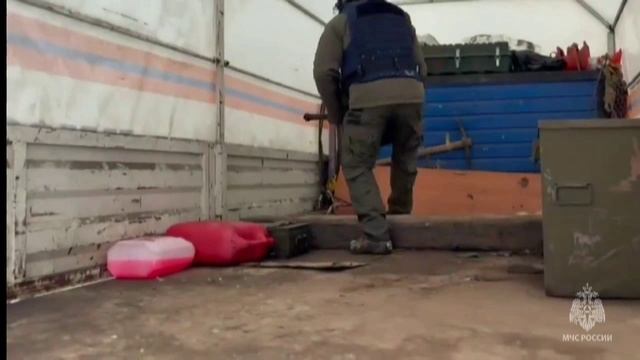 Пиротехники МЧС России продолжают работы в курском приграничье