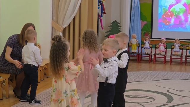 В детском саду «Светлячок» прошёл трогательный утренник, посвящённый мамам