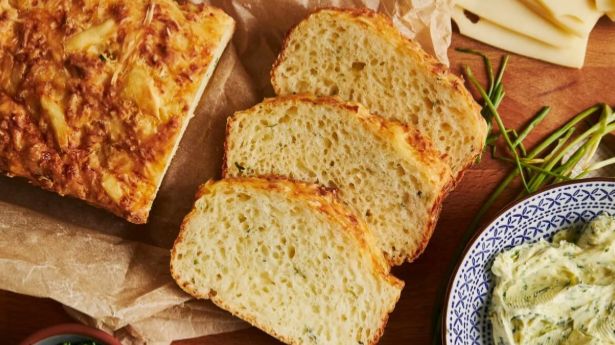 Сырный хлеб маложирный.