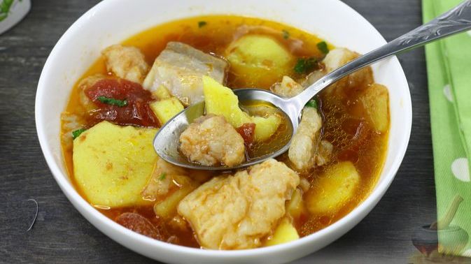 РЫБА С КАРТОФЕЛЕМ В ТОМАТНОМ СОУСЕ