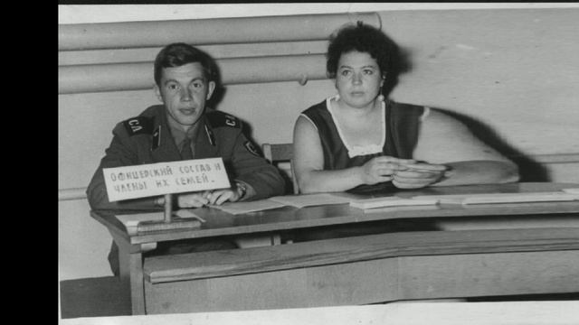 ДЕВУШКИ В ПОГОНАХ