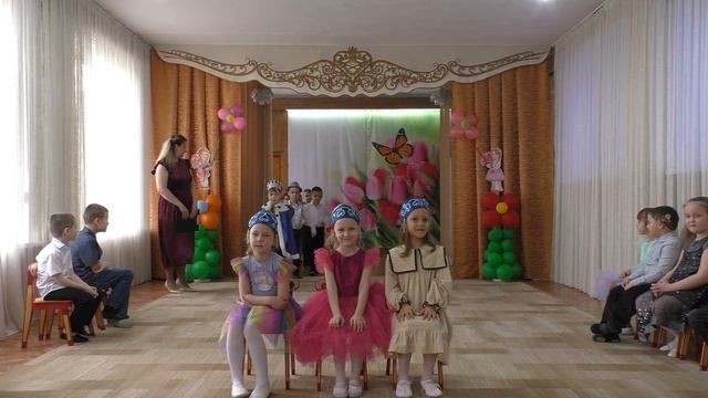 8 Марта - сценка "Три девицы под окном" - гр."Ромашка"