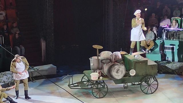 «Полевая кухня на арене и не только : от жонглирования до баланса на лбу»