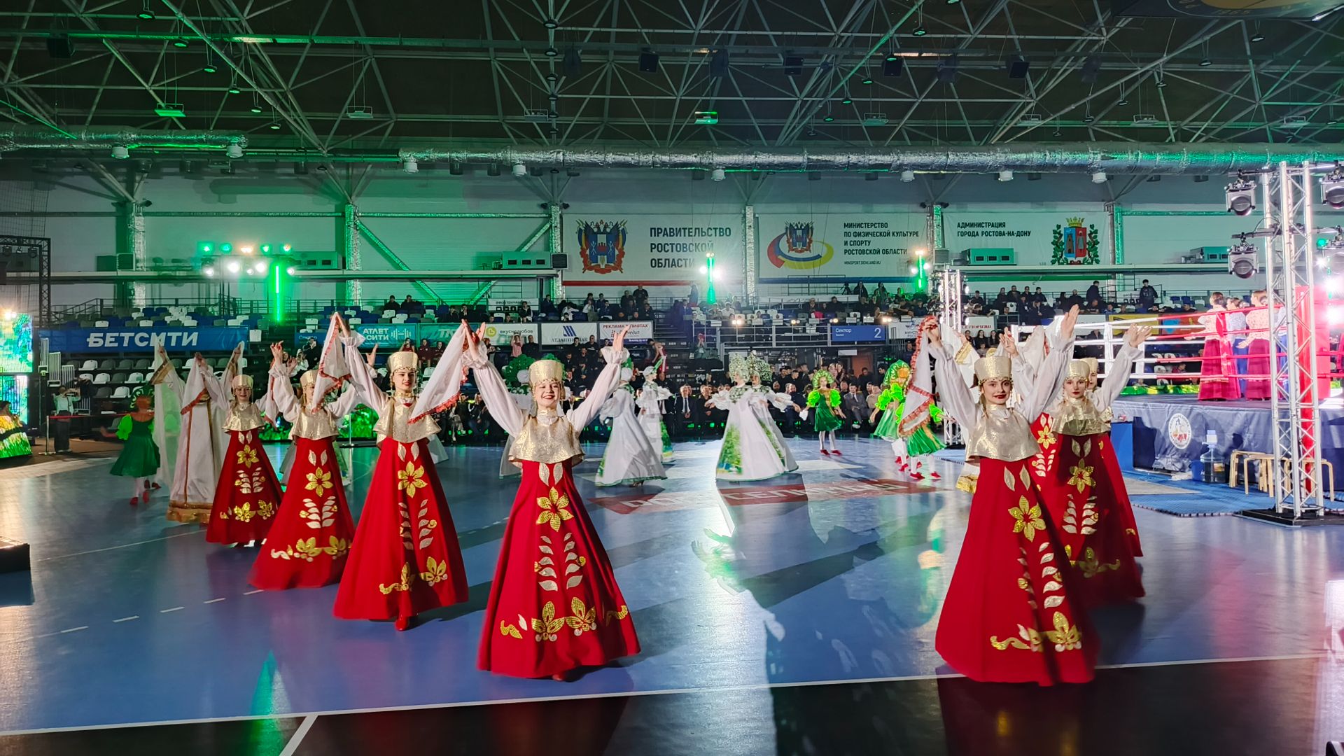 ОТКРЫТИЕ ПЕРВЕНСТВА ЮФО ПО БОКСУ. НАРОДНЫЙ ТАНЕЦ. АНТ ЛЕБЁДУШКИ.