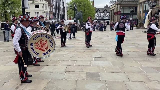 С восьмым днём марта