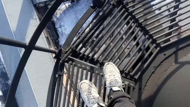 Вид с трубы котельной возле ж/д поликлиники.😊