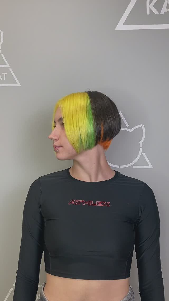 Цветное блочное окрашивание - отличный способ добавить ярких красок в свой весенний образ!