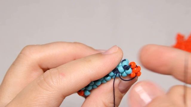 Плетём кольцо из бисера - квадратный жгут ❄️