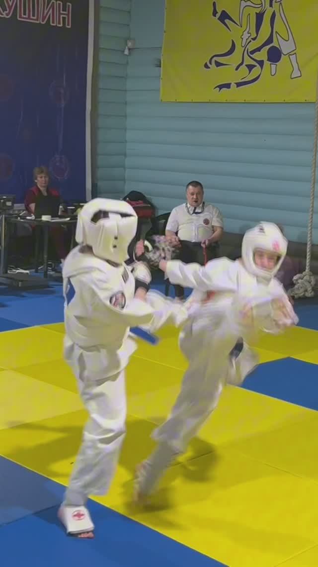 Эмоциональные бои на турнире KYOKUSHIN KARATE