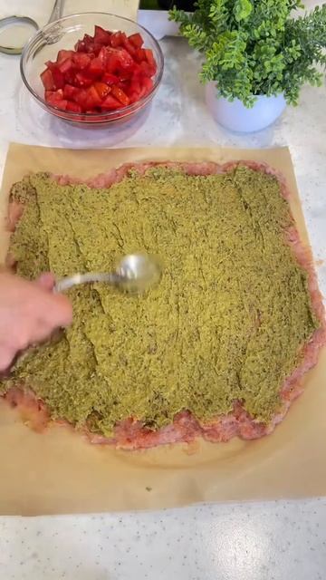 Куриный рулет с соусом песто💜