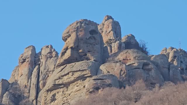 Демерджи, виды снизу с начала Коровьей тропы. На Долину приведений, Поляну сказок и Екатерину II - 9