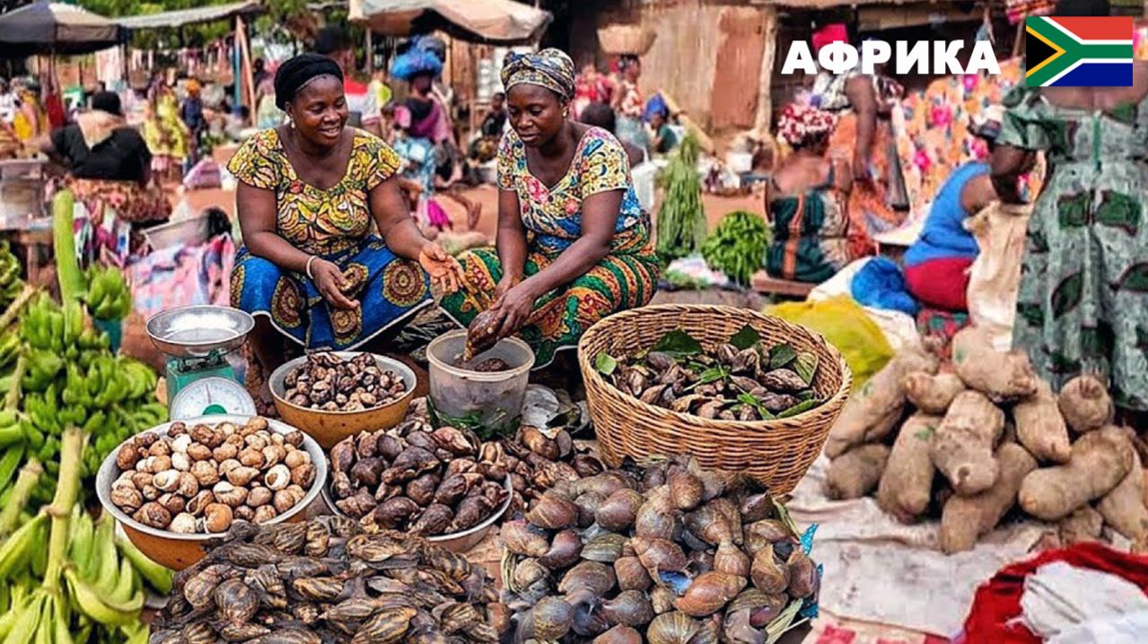 Африка рынок. Оживленный сельский рынок в деревне Ноэпе, Того, Западная Африка