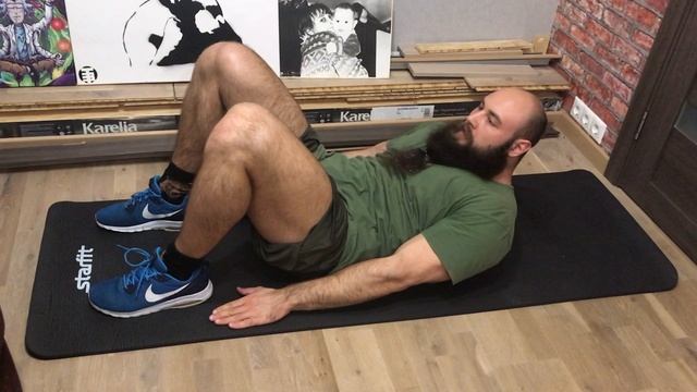 Скручивания с руками параллельными полу