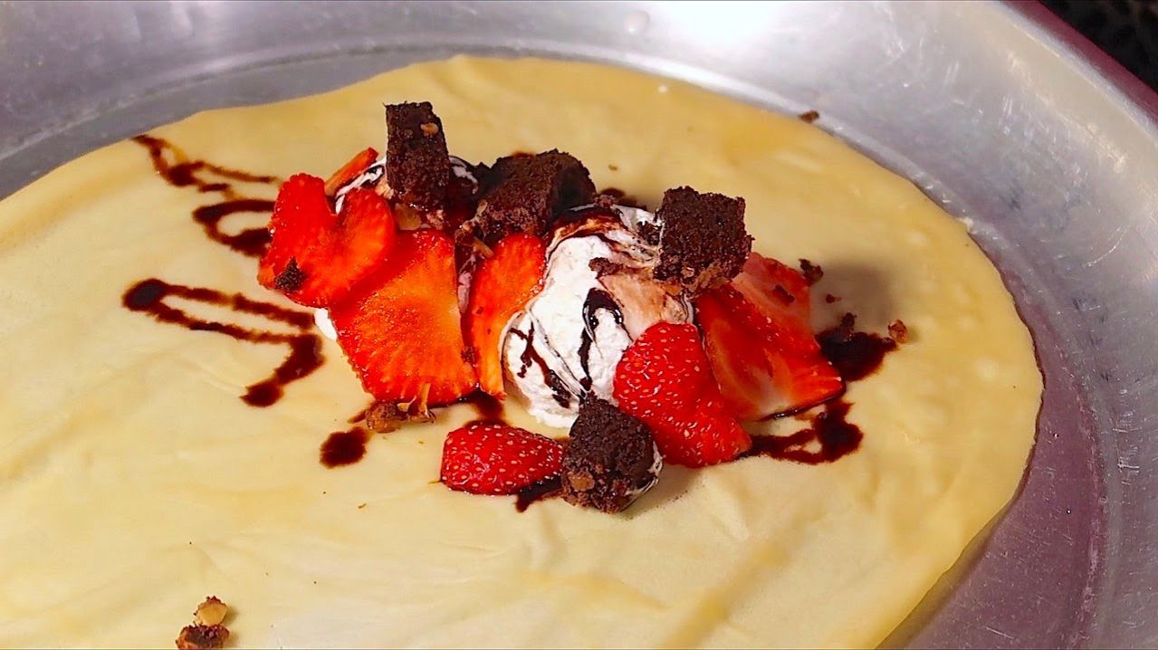 Мороженое в виде сэндвича - тайская уличная еда