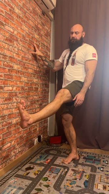 Баланс на 1ой ноге колено разогнуто, с ассистированием и без, с открытыми глазами и закрытыми