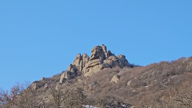 Демерджи, вид снизу с начала Коровьей тропы. На Долину приведений, Поляну сказок и Екатерину II - 10
