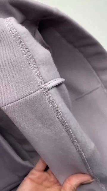 Пояс и манжеты на брюках цельнокроеные