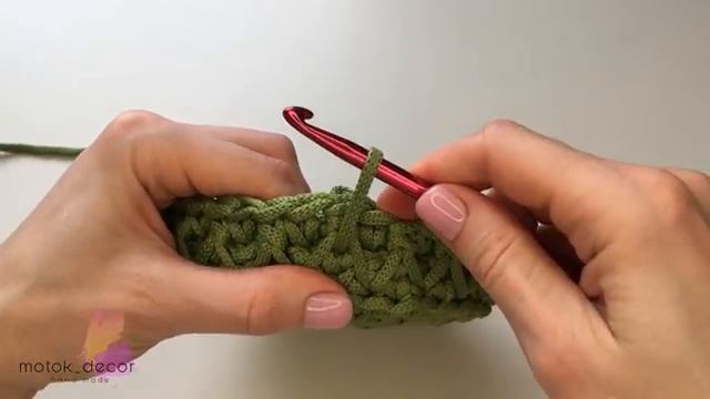 Завораживает своей красотой. Вязаная корзина . Узор соты