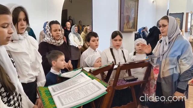 РАДОСТЬ ПРЕСТОЛЬНОГО ПРАЗДНИКА: УЧАСТИЕ ВОСПИТАННИКОВ ШКОЛЫ «СВЕЧЕЧКА» В БОЖЕСТВЕННОЙ ЛИТУРГИИ