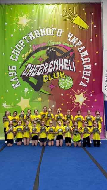 С 8 марта милые дамы.