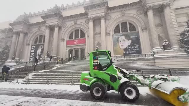 🗽 Нью-Йорк - Снегопад в Верхнем Вестсайде / 2026