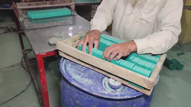 Зелёное мыло. Сделано в Пакистане